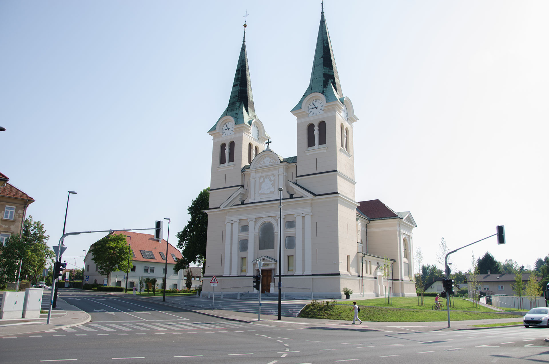 Cerkev Marijinega vnebovzetja Ljubljana Polje - Arhivitae